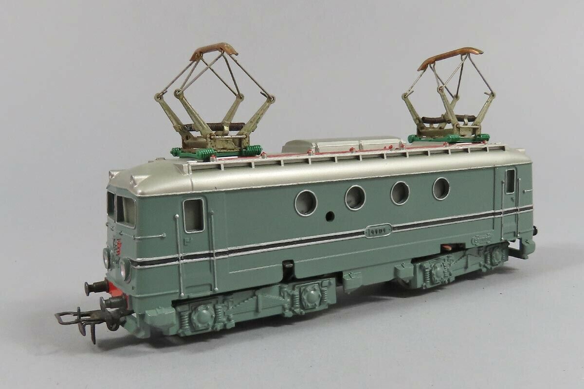 Two Vintage Pre-War Marklin O-Gauge RR Cars - MarklinStop Shop