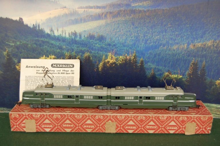 Märklin HO Doppellokomotive DL 800, Version 1, mit OVP - MarklinStop Shop