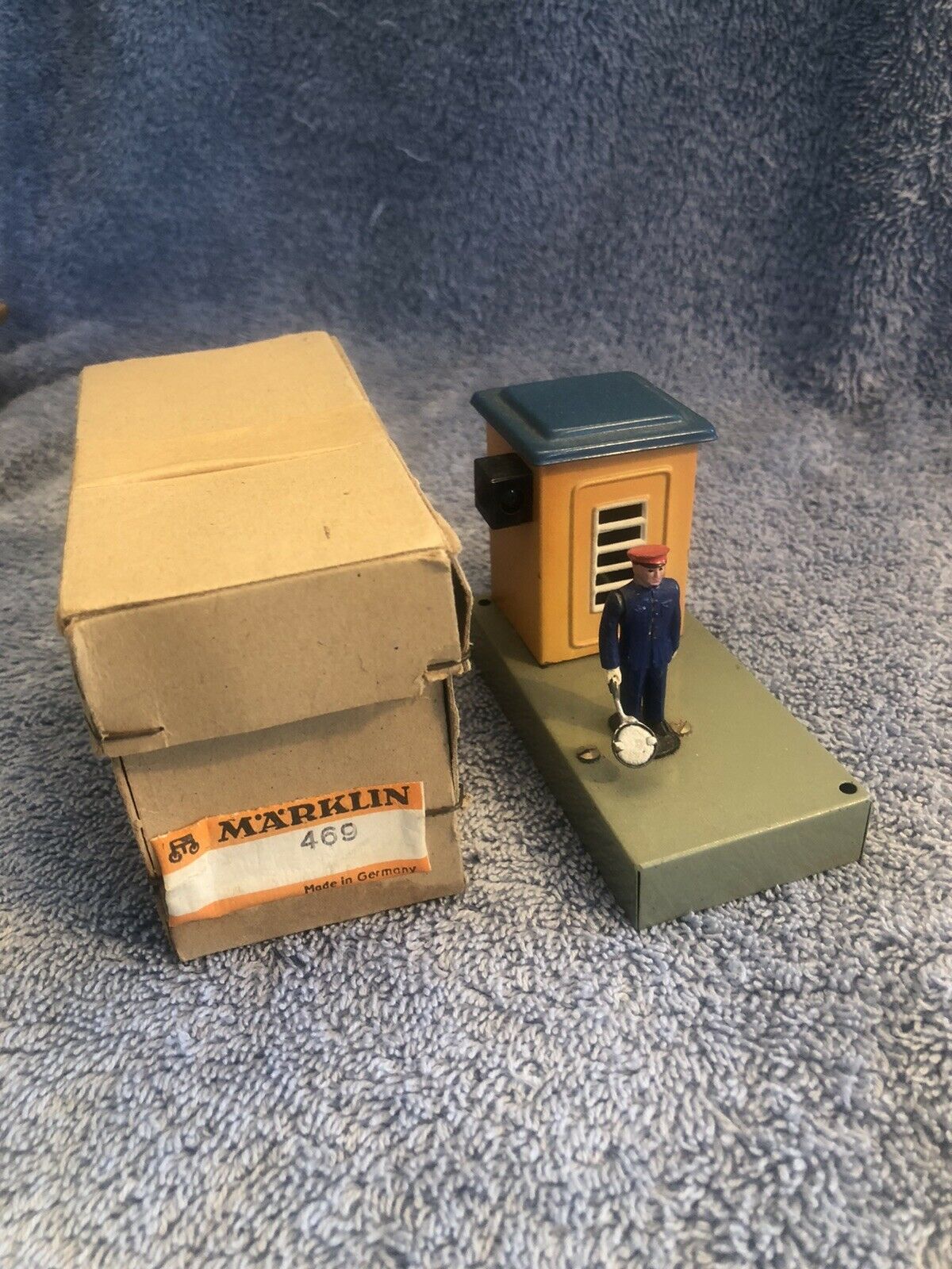 Vintage Marklin 469 Stationmaster - MarklinStop Shop